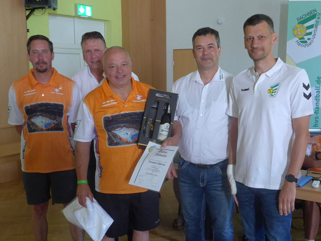 HVS zeichnet verdienstvolle Schiedsrichter und Funktionäre aus ...